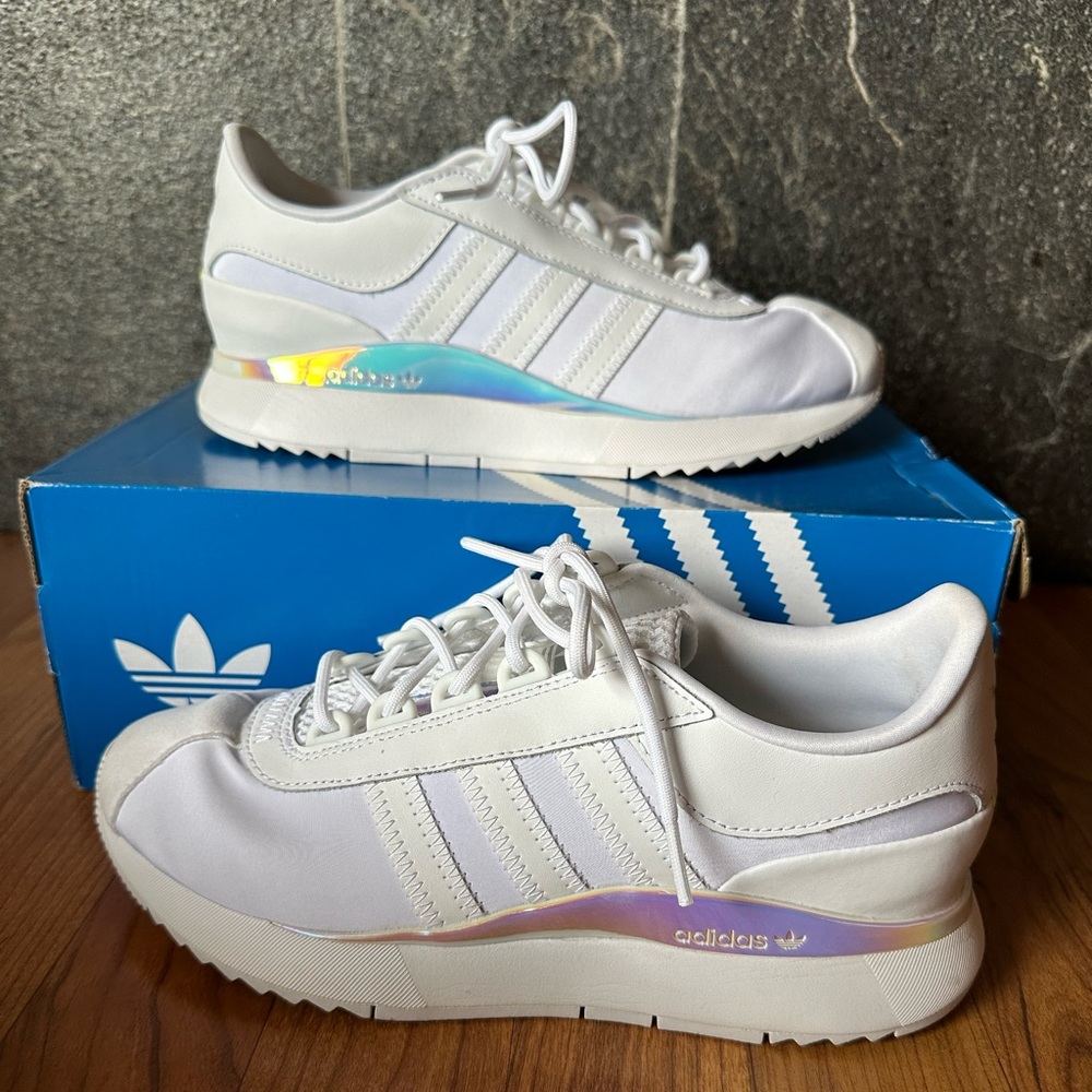 Women’s Adidas Sl Andridge White Iridescent Size 7.5 - Gem
